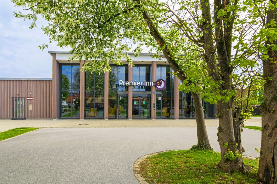 Premier Inn Opening am Flughafen - Tophotel.de