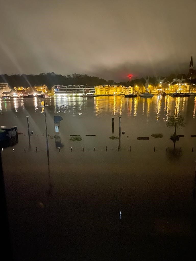 Millionenschaden am Hotel Hafen Flensburg nach Sturmflut - Tophotel.de