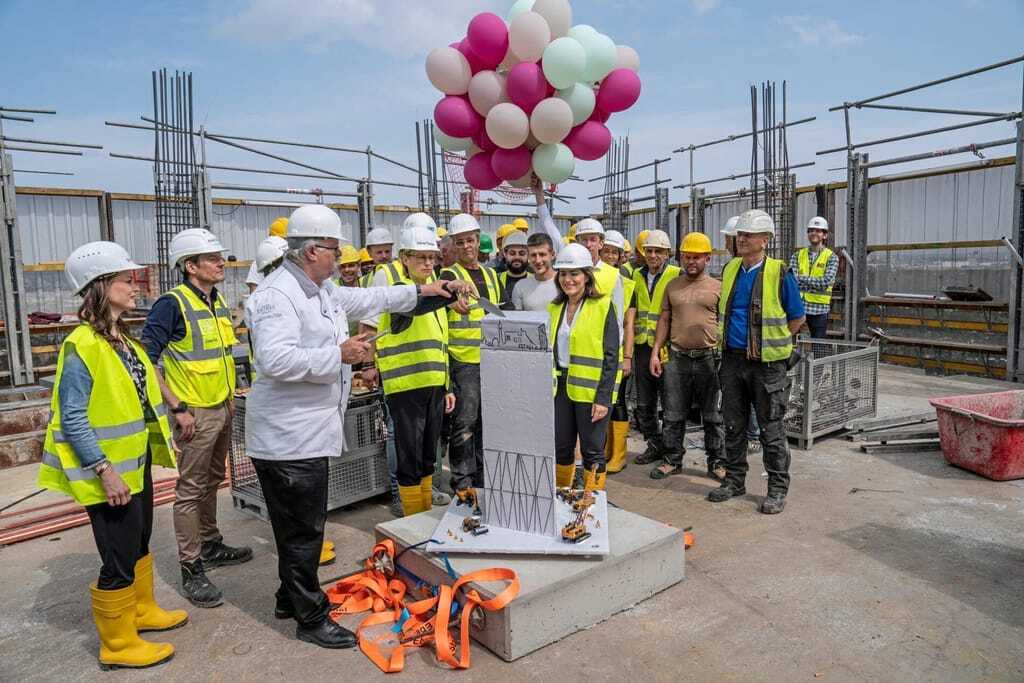 Estrel Tower knackt 100-Meter-Marke - Tophotel.de