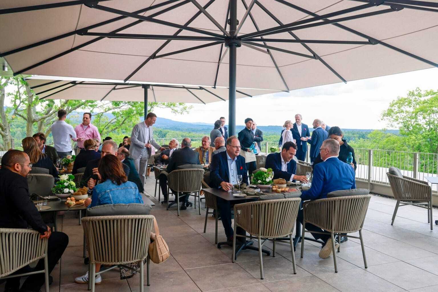 Wald Weit feiert Grand Opening - Tophotel.de