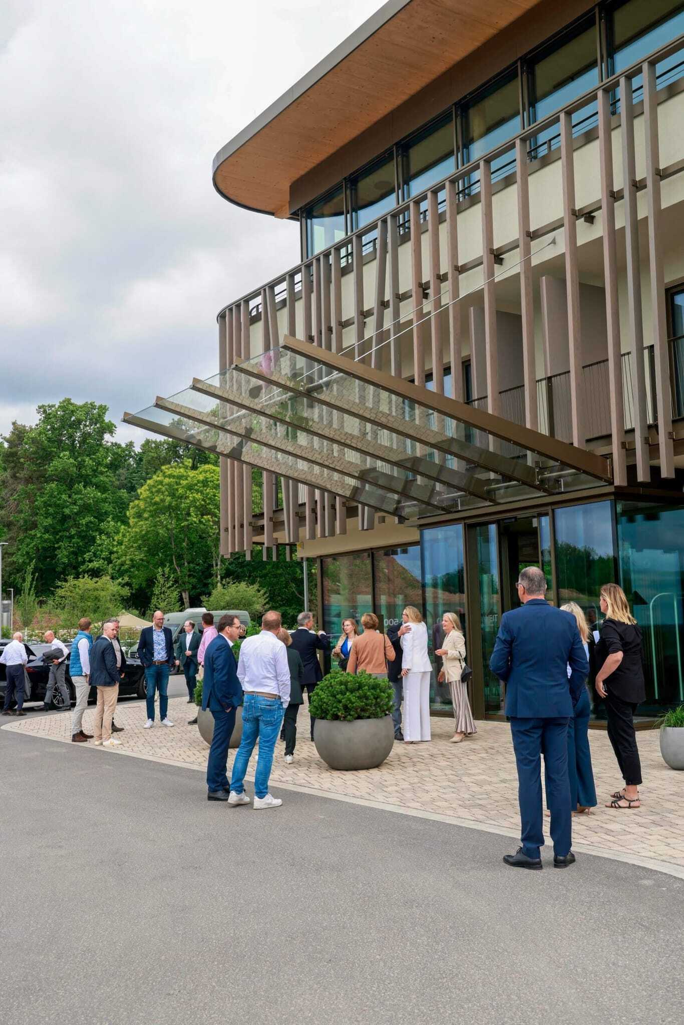 Wald Weit feiert Grand Opening - Tophotel.de